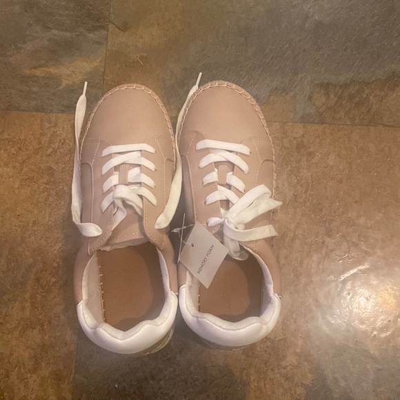 Universal Thread | Shoes | Universal Thread Brand Wedge Shoe | Poshmark